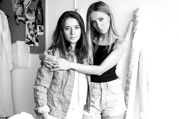 The Young & The Restless RAQUETTE - Petocuri